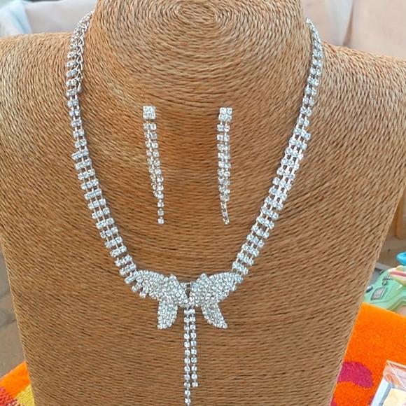 Accessories | Earring And Neckless Set Beautifully Made Great For ...